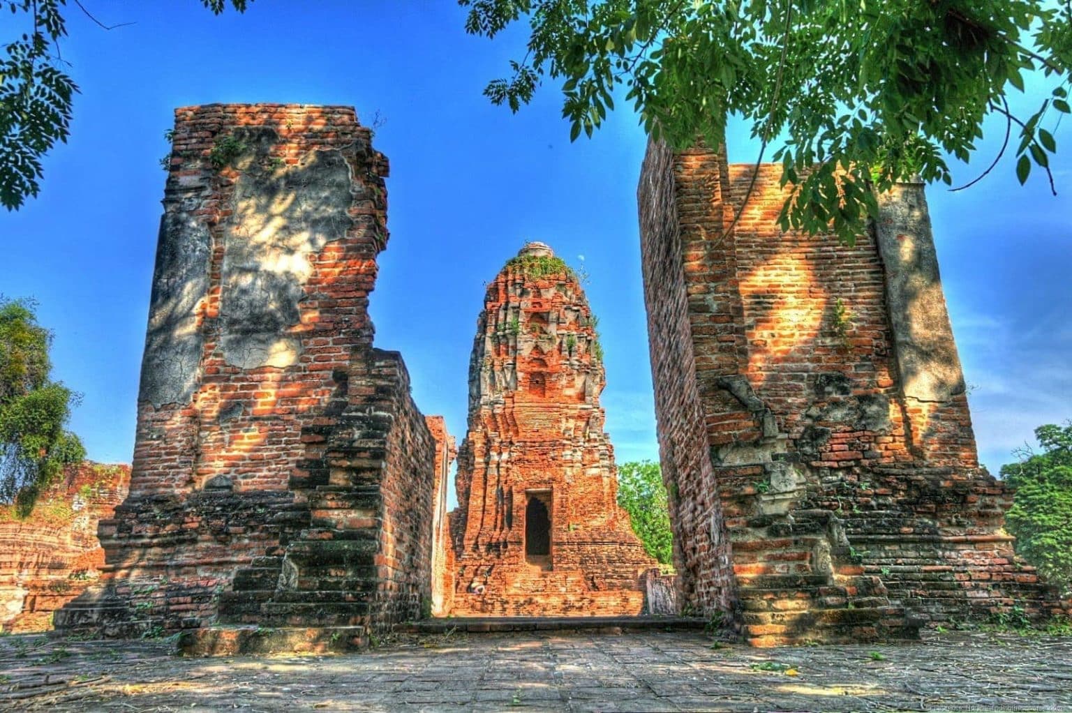 What to Do in Ayutthaya - Finding the Universe